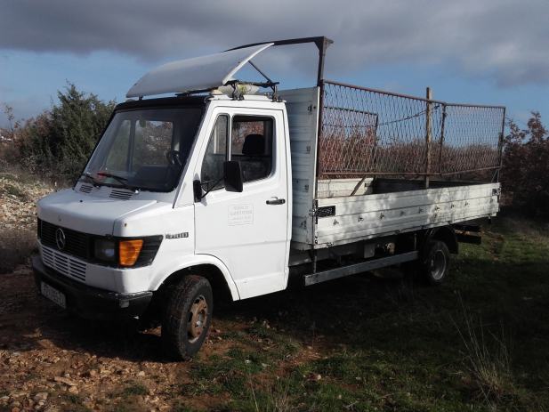 Mercedes 410, 1985 god.