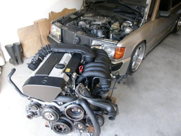 Prodajem Mercedes 3.2 M104 motor