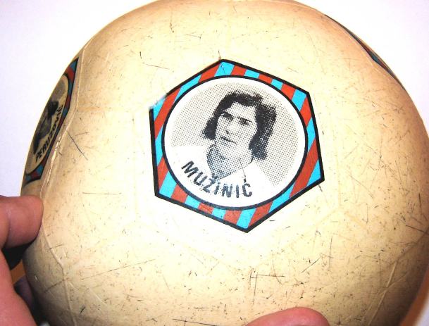 Hajduk Split Lopta Jugopastika grb sa zvijezdom Katalinić Peruzović