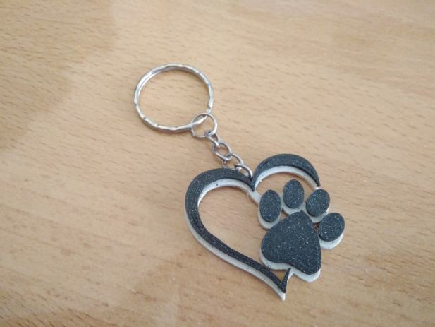 privjesak pseća šapa