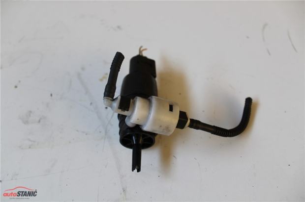 BMW X1 (F48) [15-] 118 d motorić boce brisača 67127388349