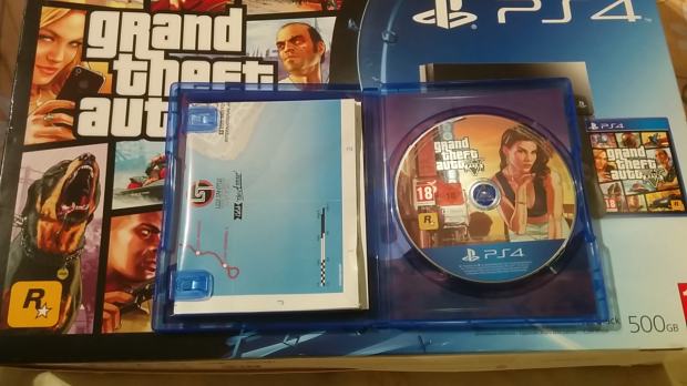 Playstation 4 GTA 5 bundle