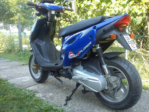Generic Cracker Explorer 50 cm3 registriran, 2005 god.