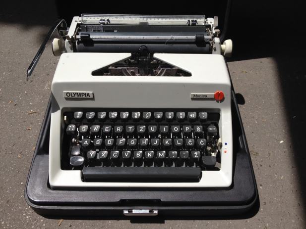 Stari pisači stroj