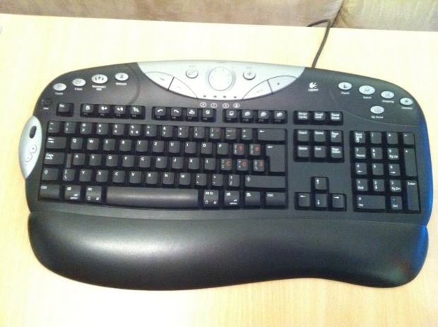 Tipkovnica Logitech Elite Keyboard USB