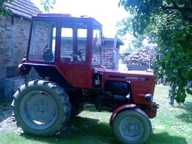 Traktor T25 vladimirec
