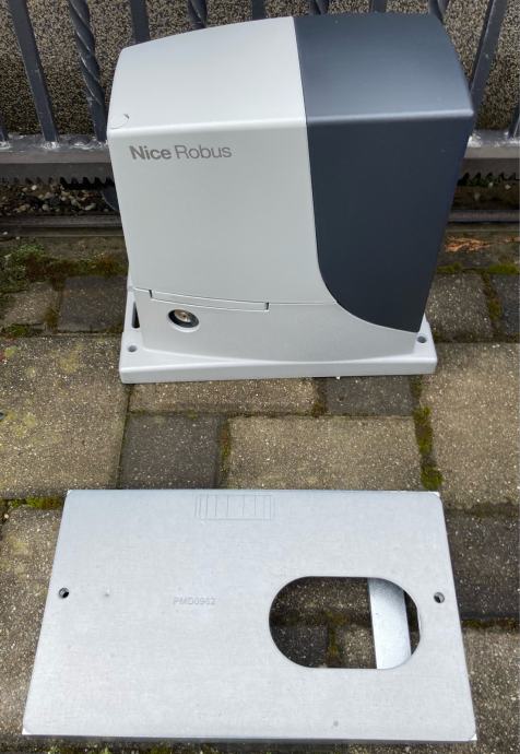 Nice Robus RB600KCE elektromehanički motor za kliznu ogradu 24Vdc