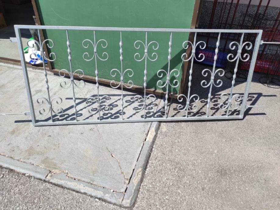 Ograda metalna kovana