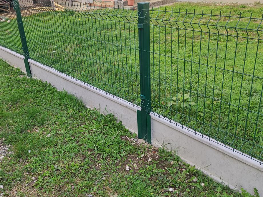 Panelne ograde sa betonskim parapetom - SA UGRADNJOM