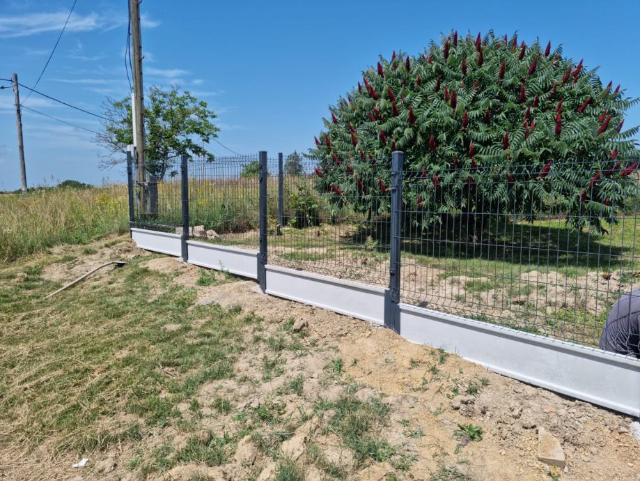 Panelne ograde sa betonskim parapetom - SA UGRADNJOM