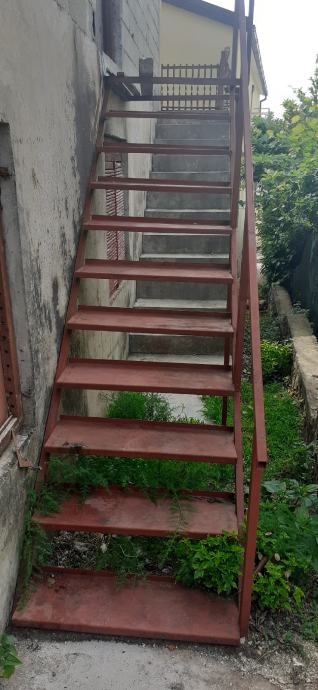 Željezne stepenice 1000 eur sada 500 eur