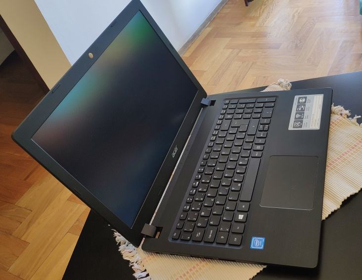 Acer aspire 3,intel celeron dual,4gb,1TB HDD-a,gar.+osiguranje 1595kn