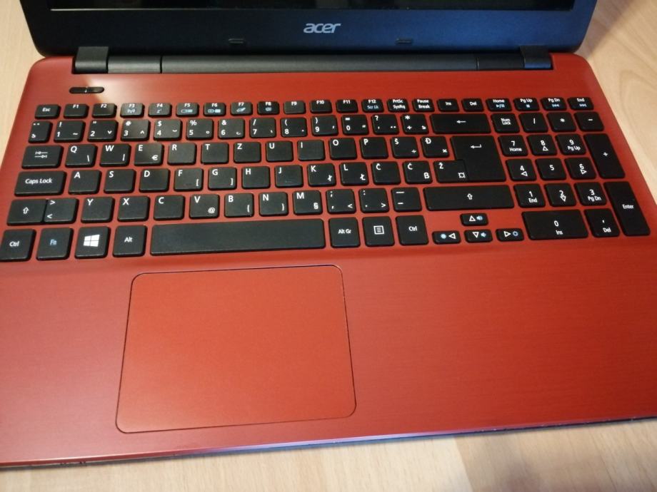 Acer Aspire E5-511 - Core i3 4005 / 8GB RAM / Nvidia 2GB / 15.6 LED