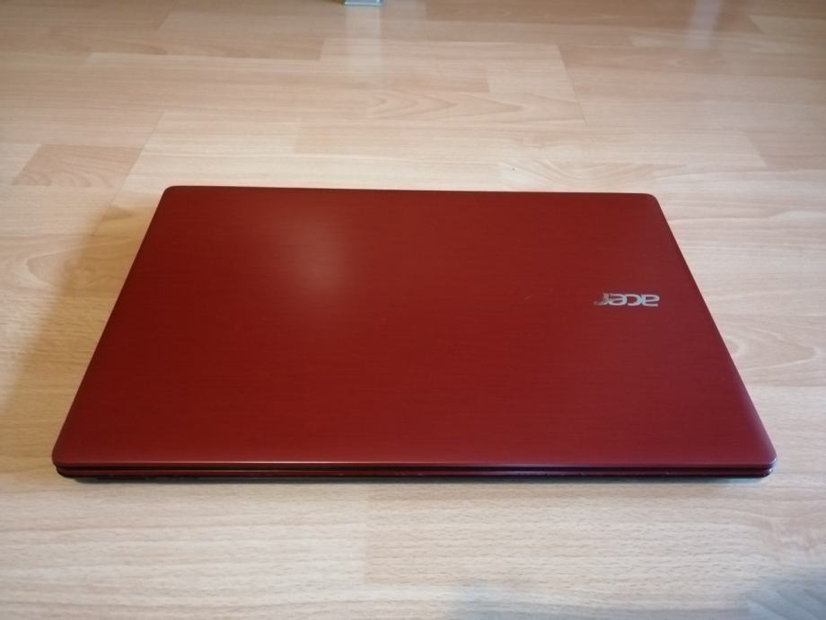Acer Aspire E5-511 - Core i3 4005 / 8GB RAM / Nvidia 2GB / 15.6 LED