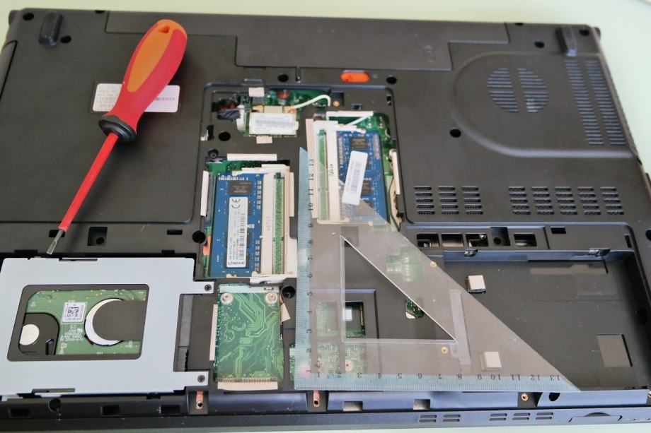 Acer Aspire V3 772G (17,3/Core i5/8GB/Intel 128GB SSD+1TB/GT750 4GB)