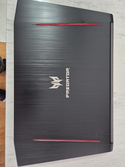 Acer Predator Helios 300 650€