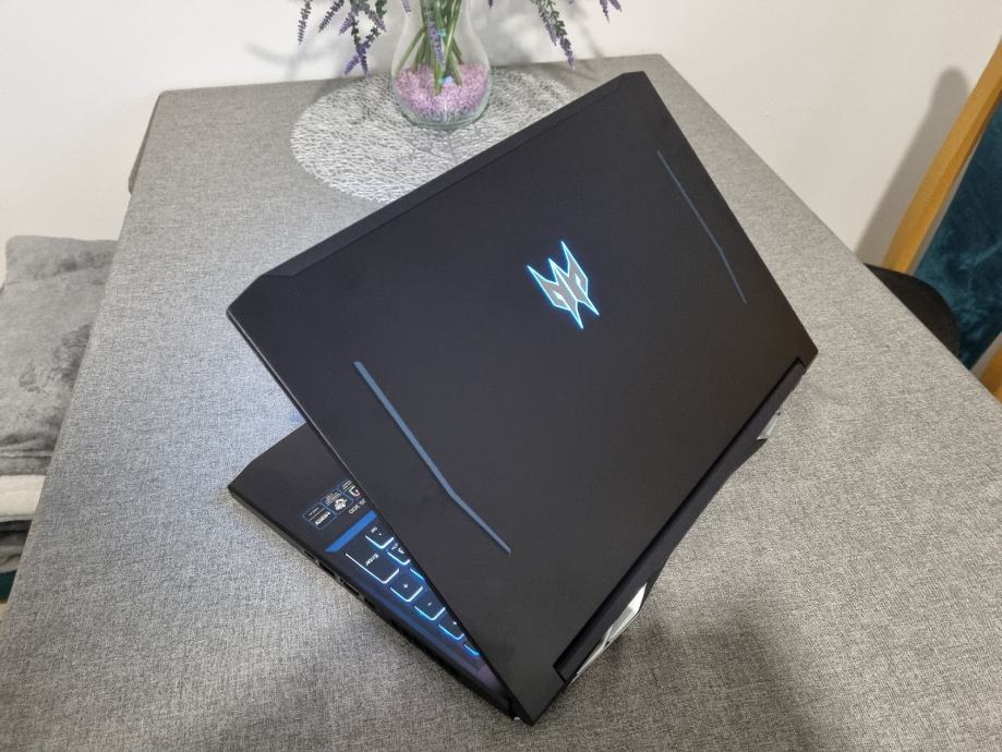 Acer Predator Helios 300 - i9 11900H, RTX3060