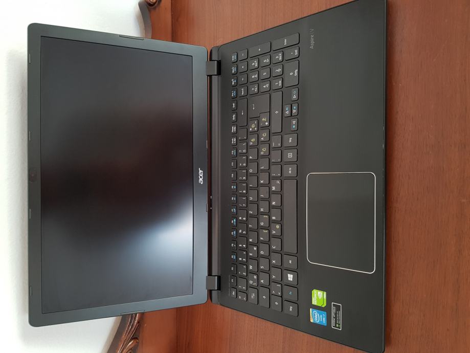 Acer V5-573G 15.6 FHD IPS, i7 4500U, 8GB RAM, 250GB SSD, GT 750M, W10