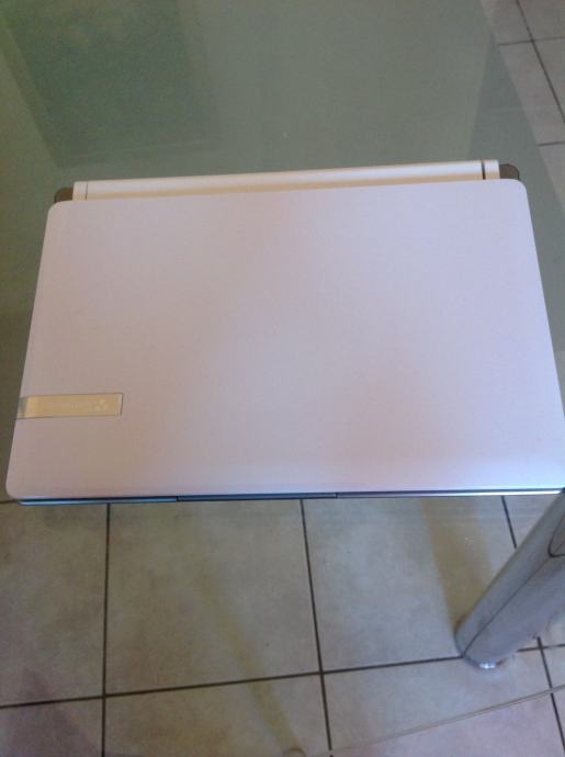 Gateway mali bijeli laptop ( acer group )