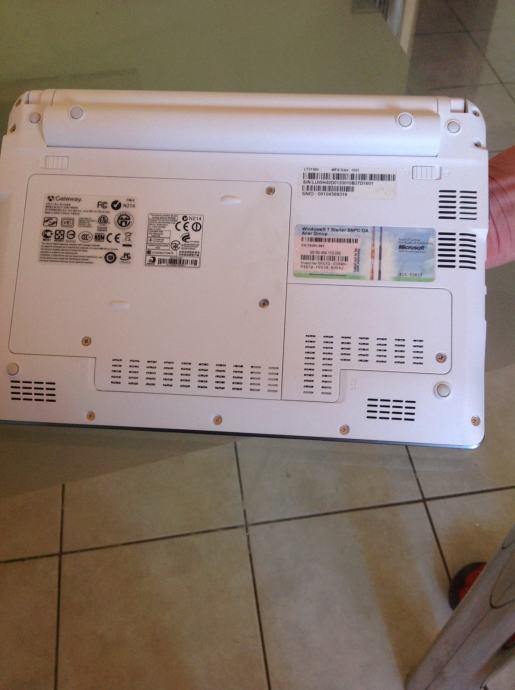 Gateway mali bijeli laptop ( acer group )