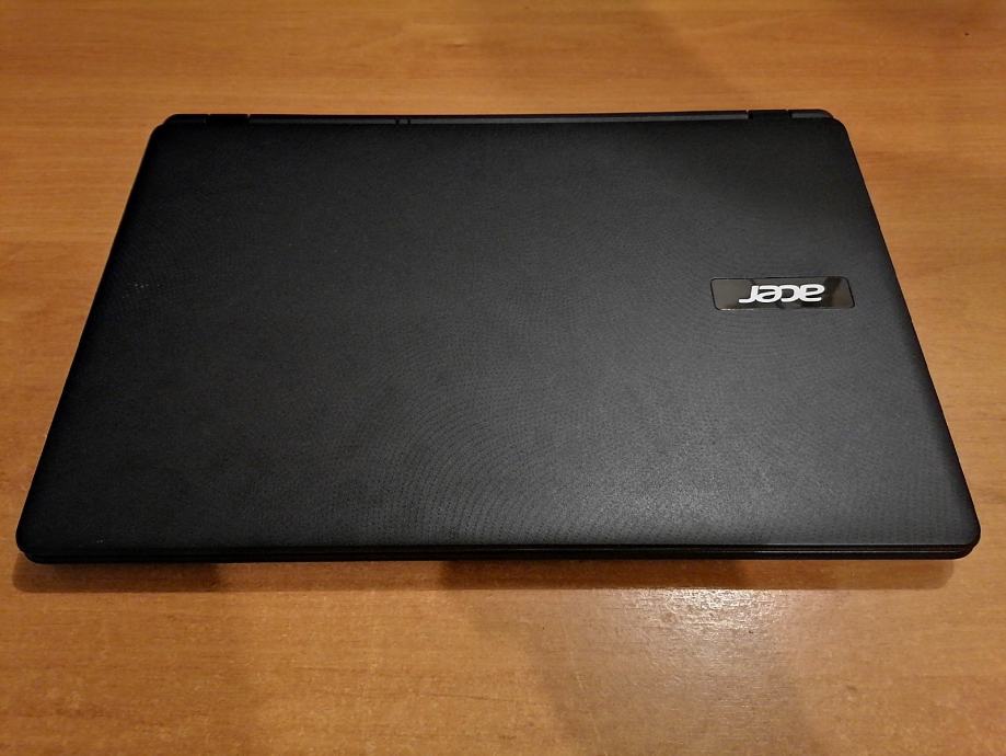 **Laptop Acer 4GB RAM 500GB HDD WINDOWS 10 OFFICE sa torbom**