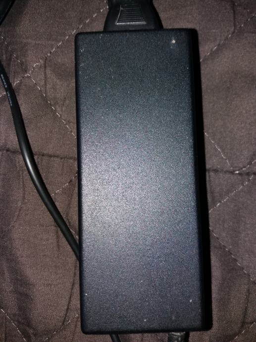 Prodajem adapter za LG monitor