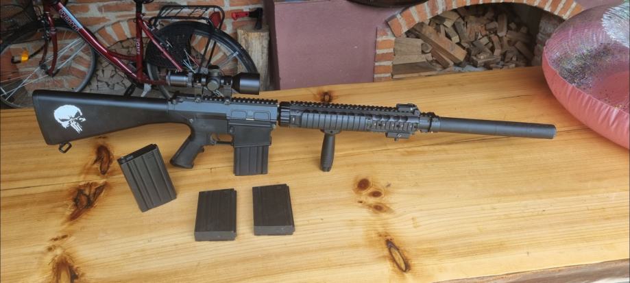 A&K SR-25 i licenciran FN P90