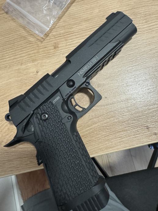 Novritsch airsoft SSP1 GBB (blowback) pištolj (CO2) + 4 ampule + 2 mag