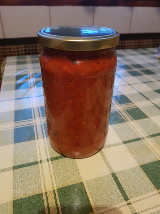 Domaći makedonski ajvar
