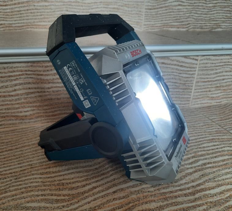 Bosch aku reflektor/svjetiljka GLI 18V-1900