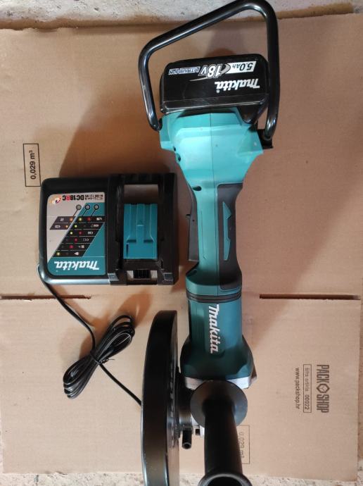 MAKITA DGA900