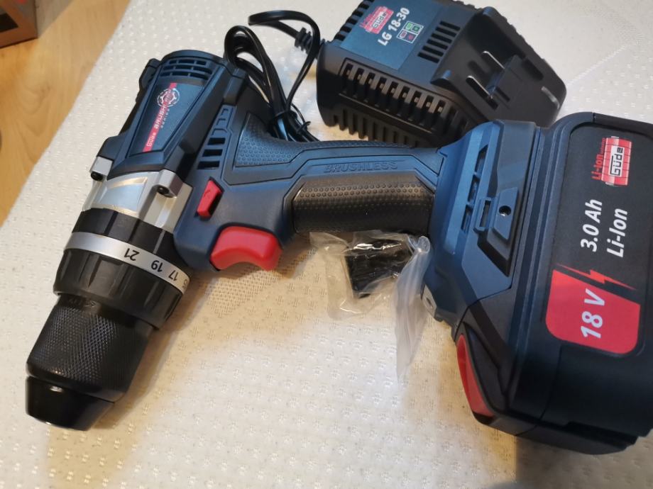 aku udarna bušilica bez četkica sa 2 baterije