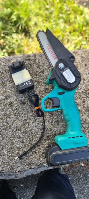 Baterijska mini pila