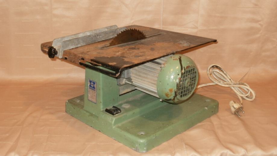 MALI PRIJENOSNI CIRKULAR 700 WATA