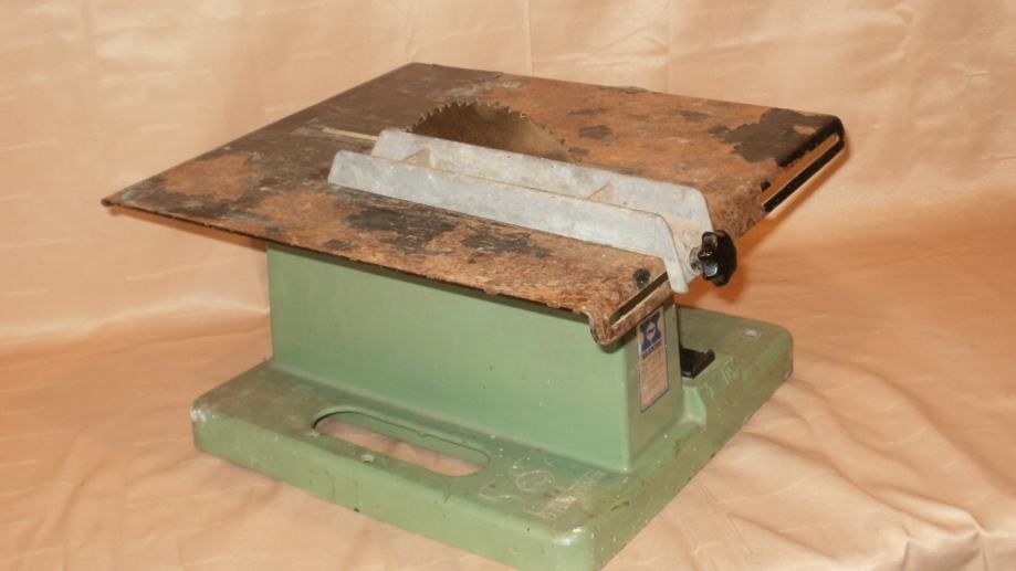 MALI PRIJENOSNI CIRKULAR 700 WATA