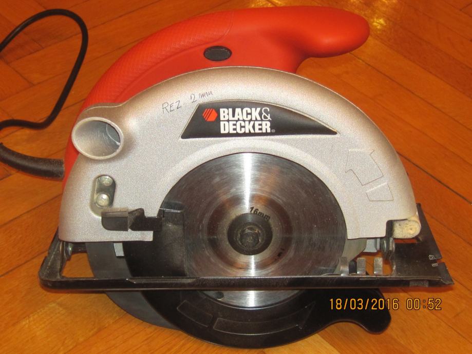 Rucni cirkular-kružna pila Black & Decker i rezervi novi kružni list
