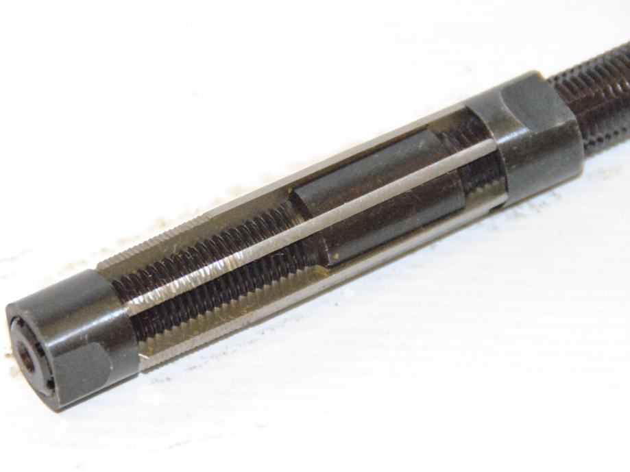 Podesivi razvrtač - štelrajber - rajber - trivela - 17-19 mm - HSS