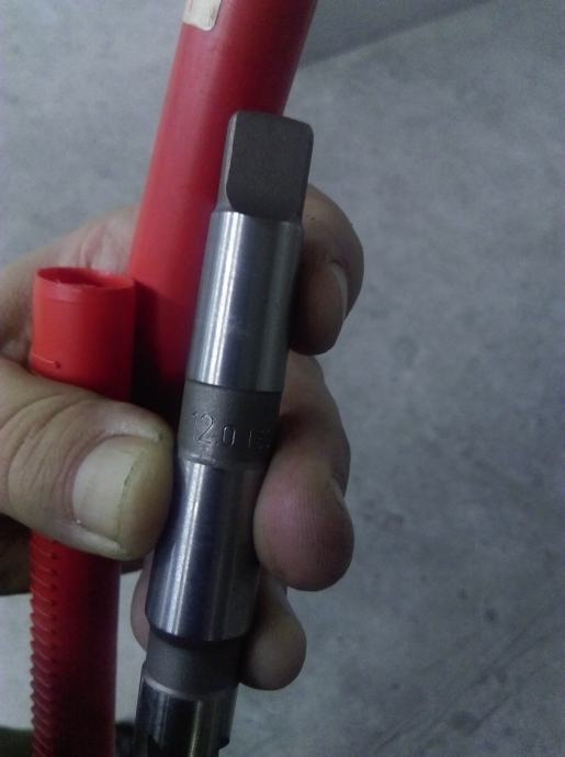 Razvrtač strojni konusni 1:50 12 mm DIN 2180