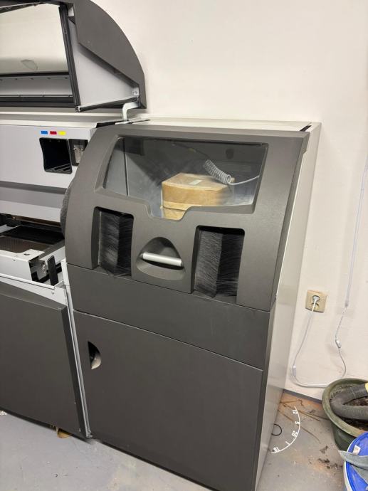 PRODAJE SE: ProJet 660 Pro – Full Color 3D printer za profesionalce