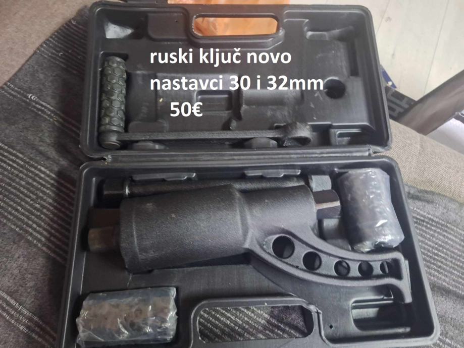 ruski ključ novo u koferu