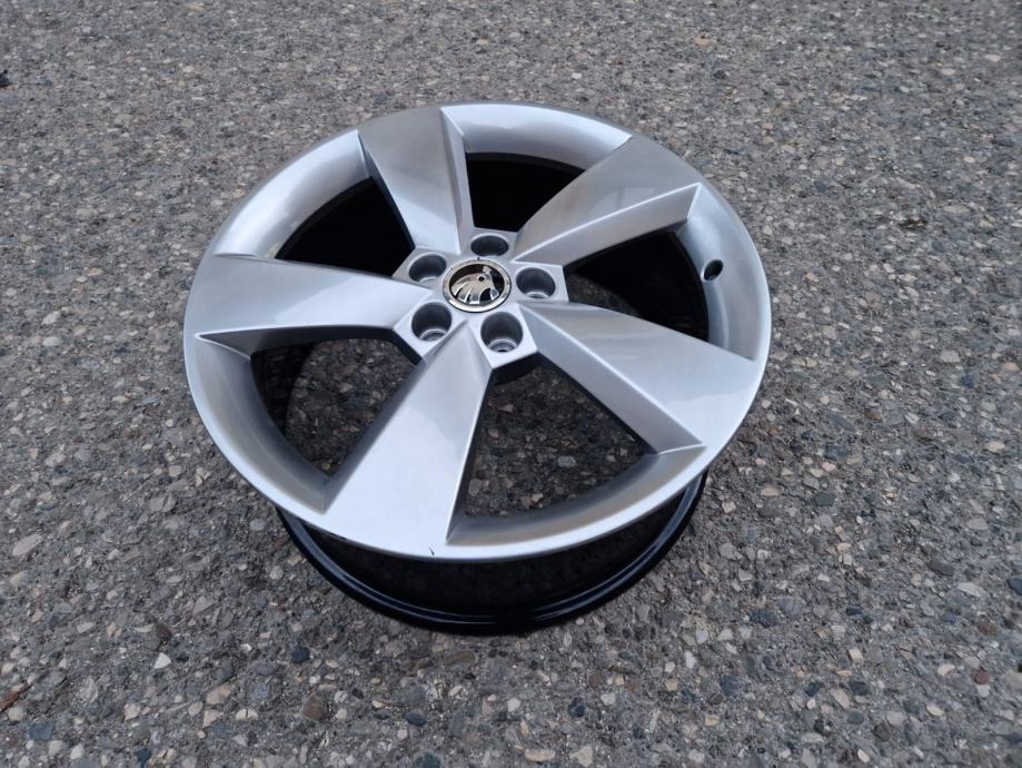 Alu felga 17 5x100 Skoda Fabia Rapid 5JA601025C