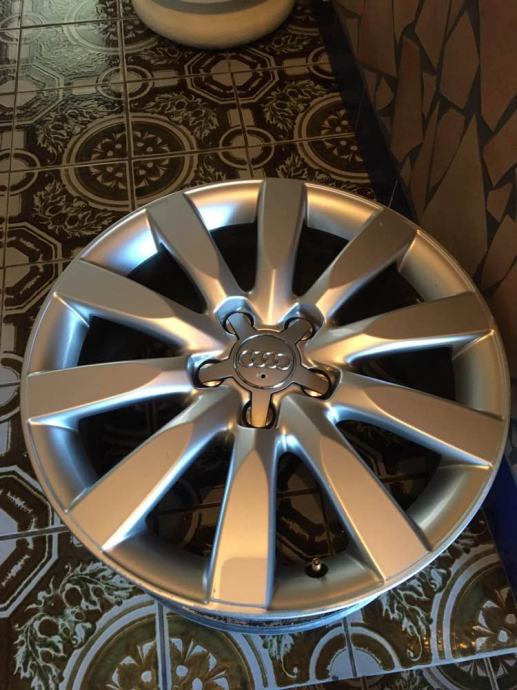 Alu felge OEM AUDI A4 S4 B8 S-line 5x112 17 8J ET47