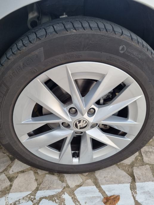 Alu Felge Rotare Aero Škoda Octavia 4 + gume