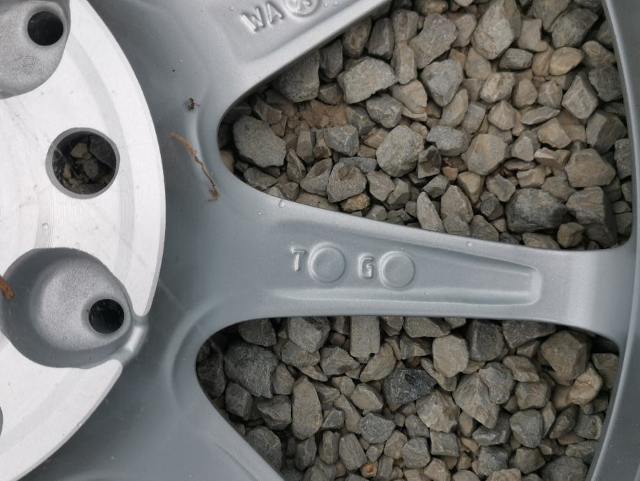 Aluminijska felga 2464010002 B klasa Mercedes, Novo!