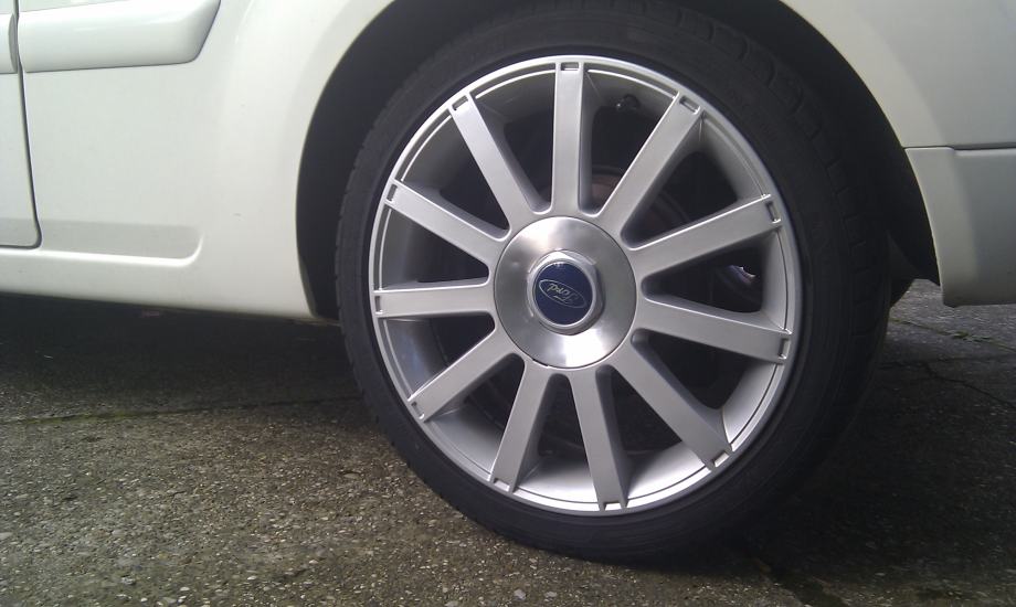 Ford Fiesta ST 17 4x108 ET52.5 + gume