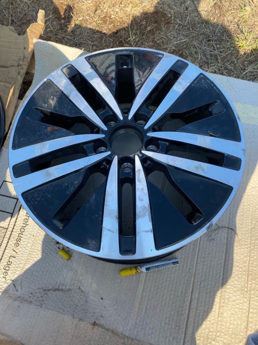 Mercedes A B klasa w177 w247 alu felga 17” A1774010200