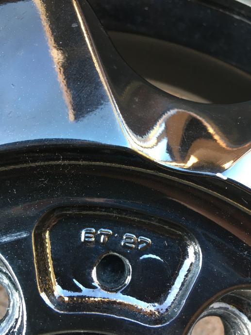 Momo Quasar 4x100, 15x7J