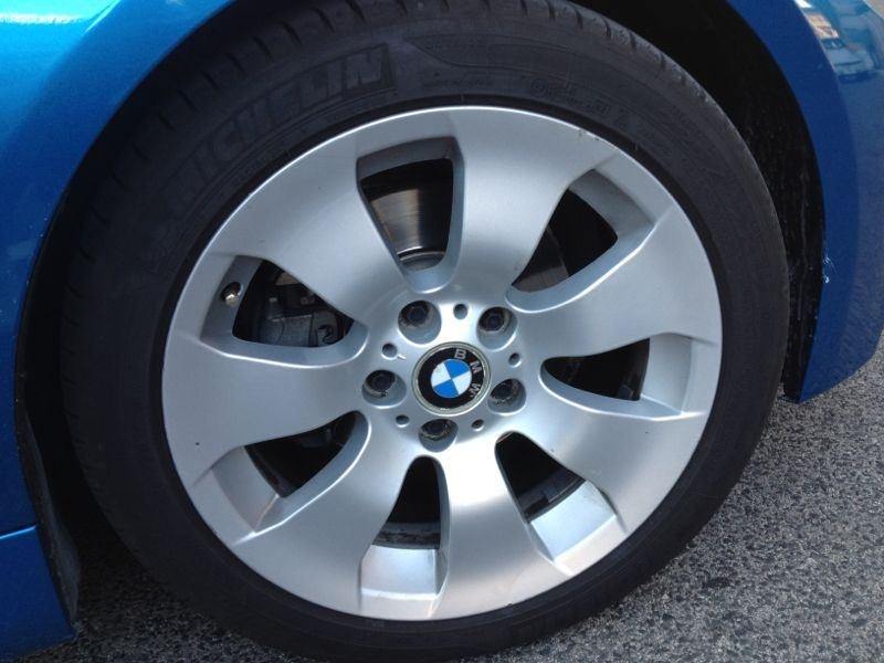 ORGINAL BMW FELGE 17 style 158 + NOVE gume Michelin
