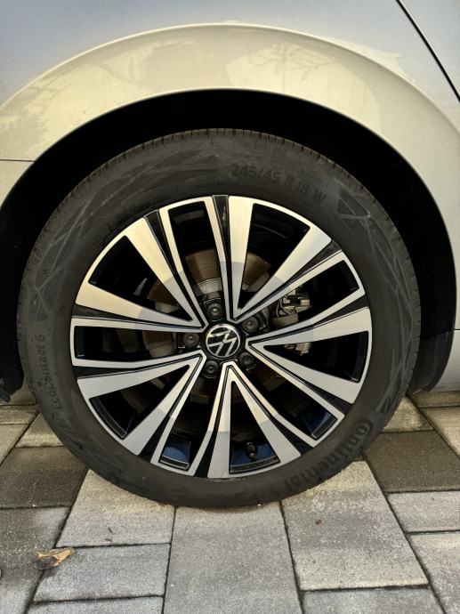 Sniženo! Orig VW Muscat felge 245 45 R18W+Continental EC6 - dot 4223