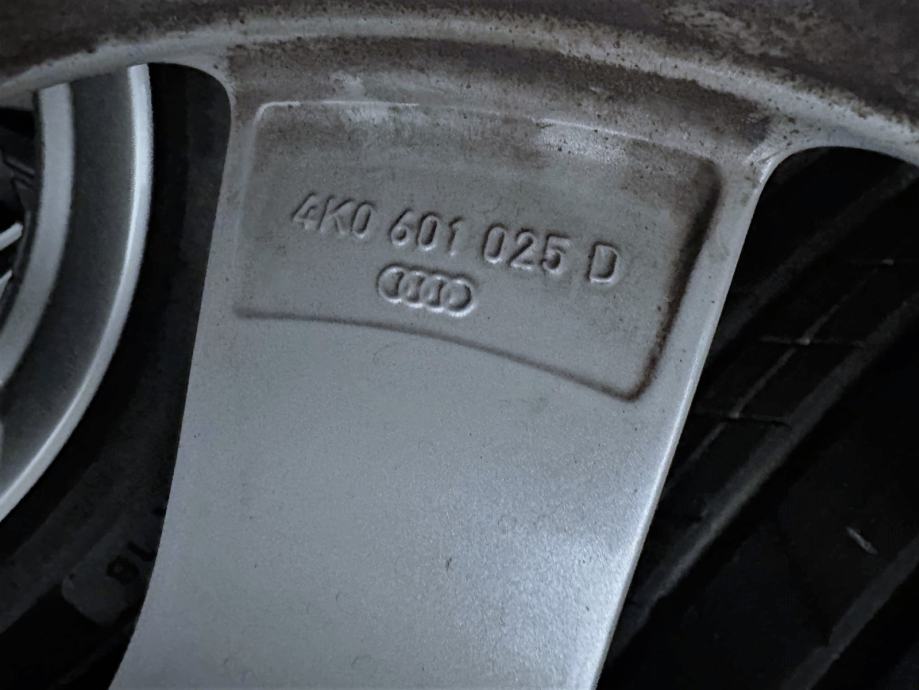 ORIGINAL AUDI LJETNI SET 4K0601025D ZA A6 C8 2018- , 4 kom.